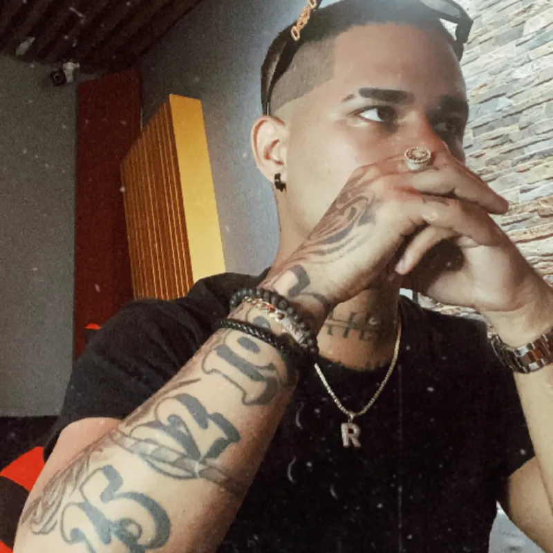 El Baby R - Flow Bajo Mundo (Pista de Dembow) by ElBabyR